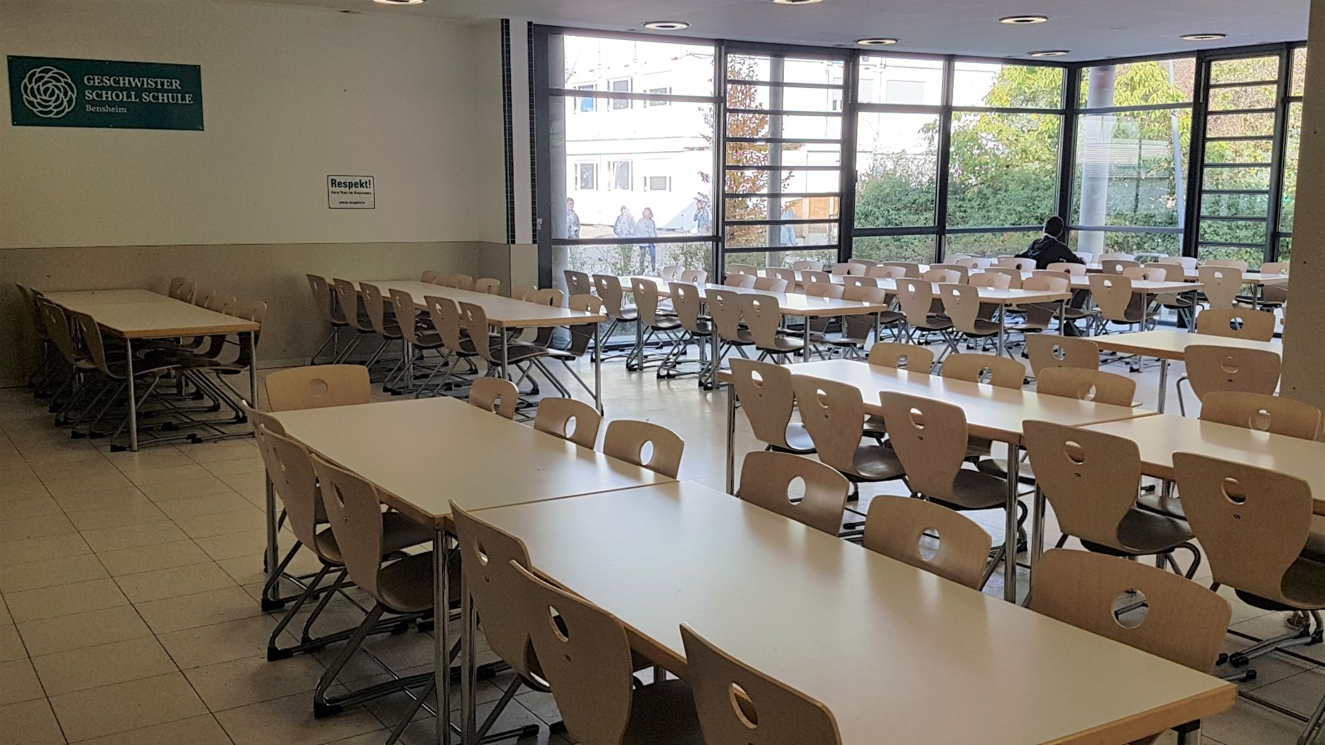 Das Mittagessen in Ruhe genießen – Neue Stühle für die Schulmensa ...