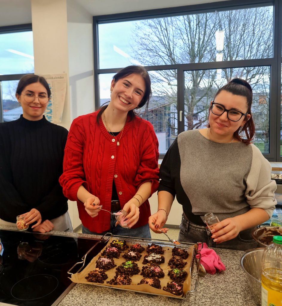 Englisch-LK backt „Christmas Cookies“ - Geschwister-Scholl-Schule Bensheim